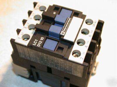 8 telemecanique 110V contactor 12 amp LC1D1210